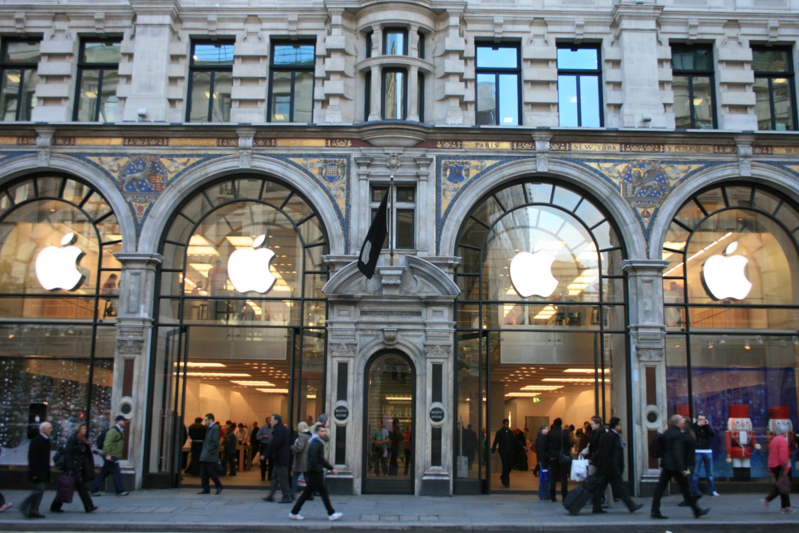 10 edificios históricos que Apple ha transformado en 'templos' de la ...
