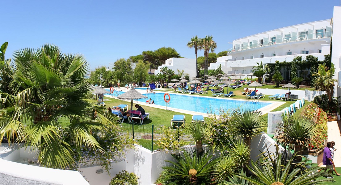 La socimi de Mazabi cierra con Fergus el alquiler del Hotel Conil Park ...