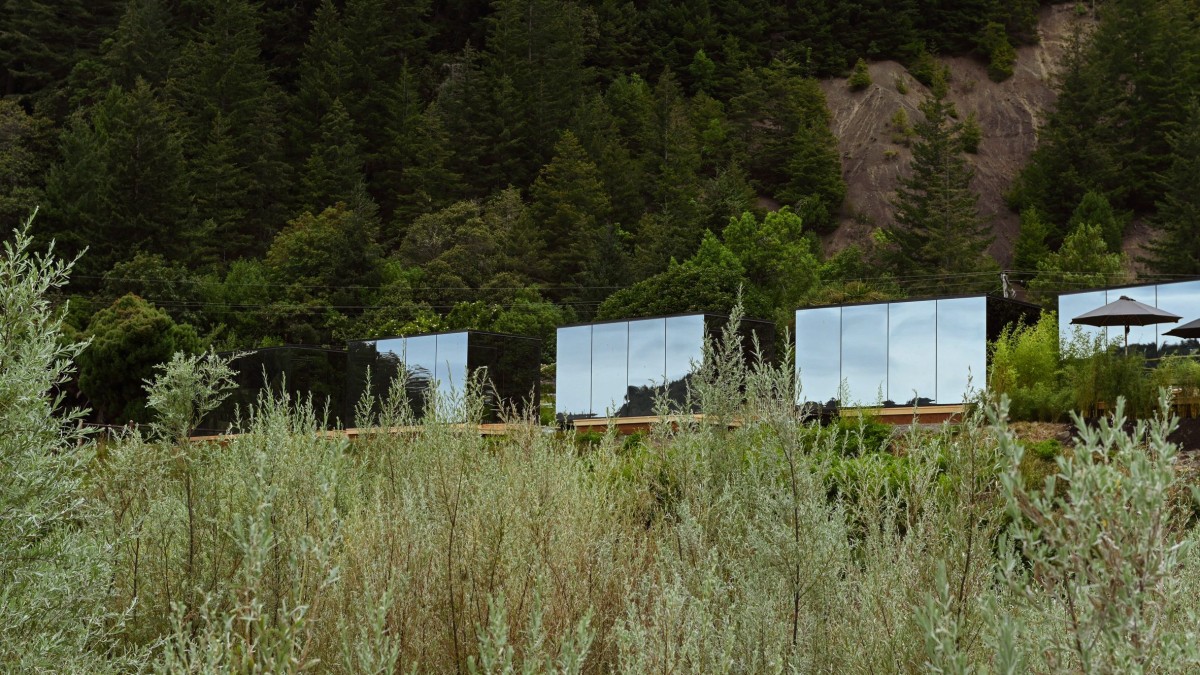 Las cabañas prefabricadas que desaparecen en la naturaleza — idealista/news