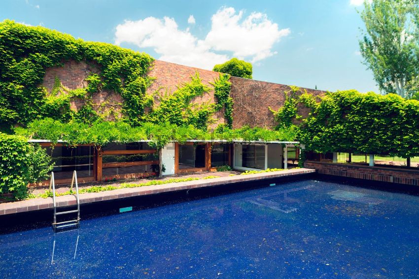 Vuelve al mercado una joya de la arquitectura: la Casa Huarte se rebaja ...