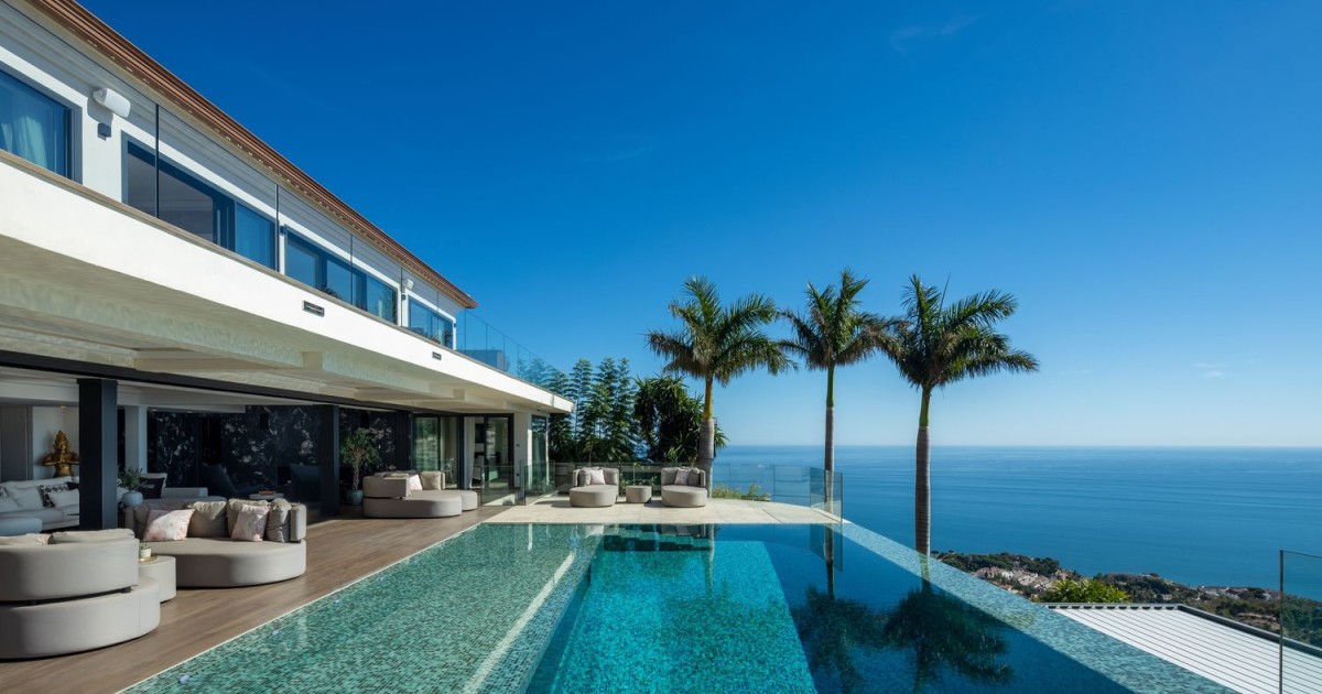 Property of the week: a luxurious retreat in Benalmádena with unmatched sea views — idealista/news