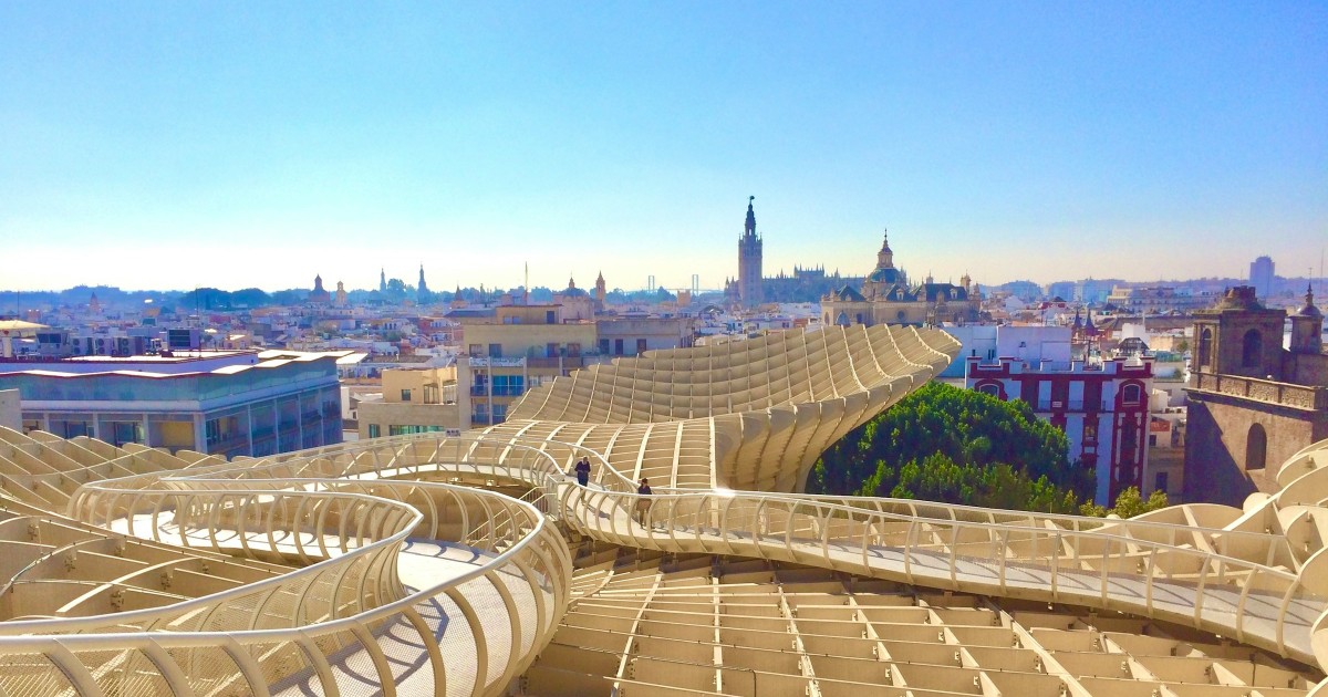 What is Seville's population in 2025? — idealista/news