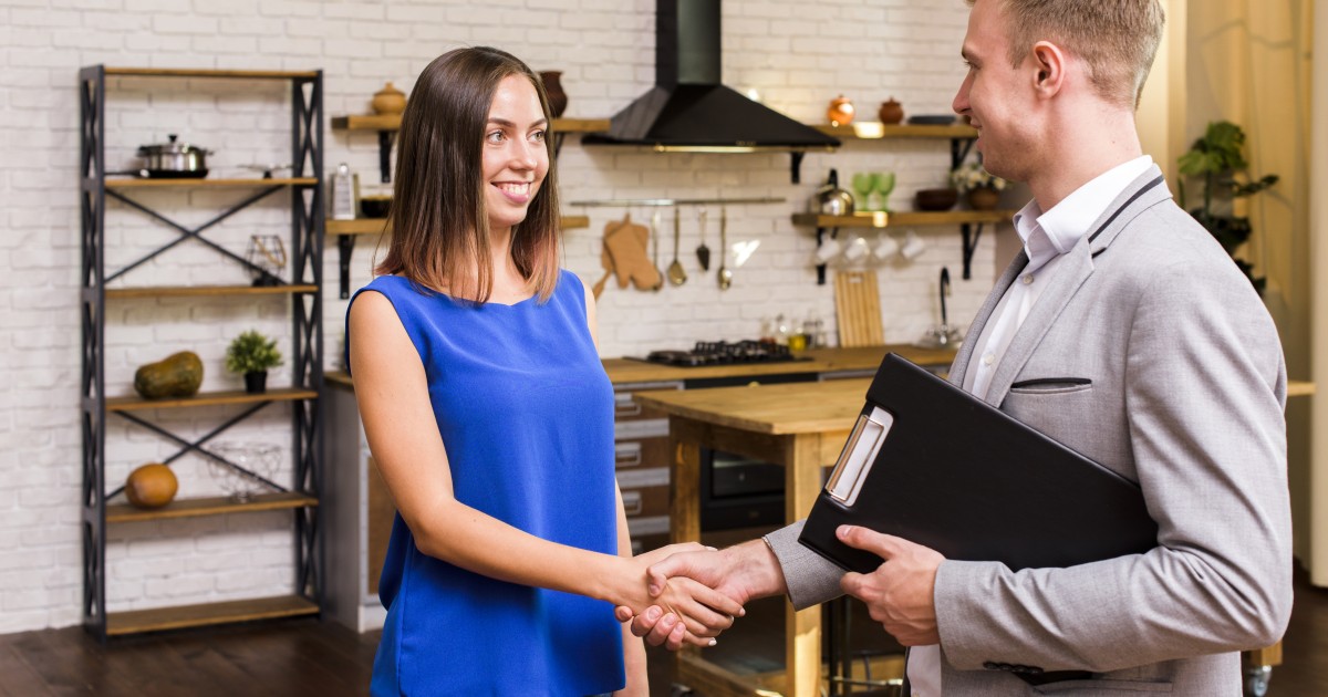 Who pays what when buying or selling a home in Spain? — idealista/news