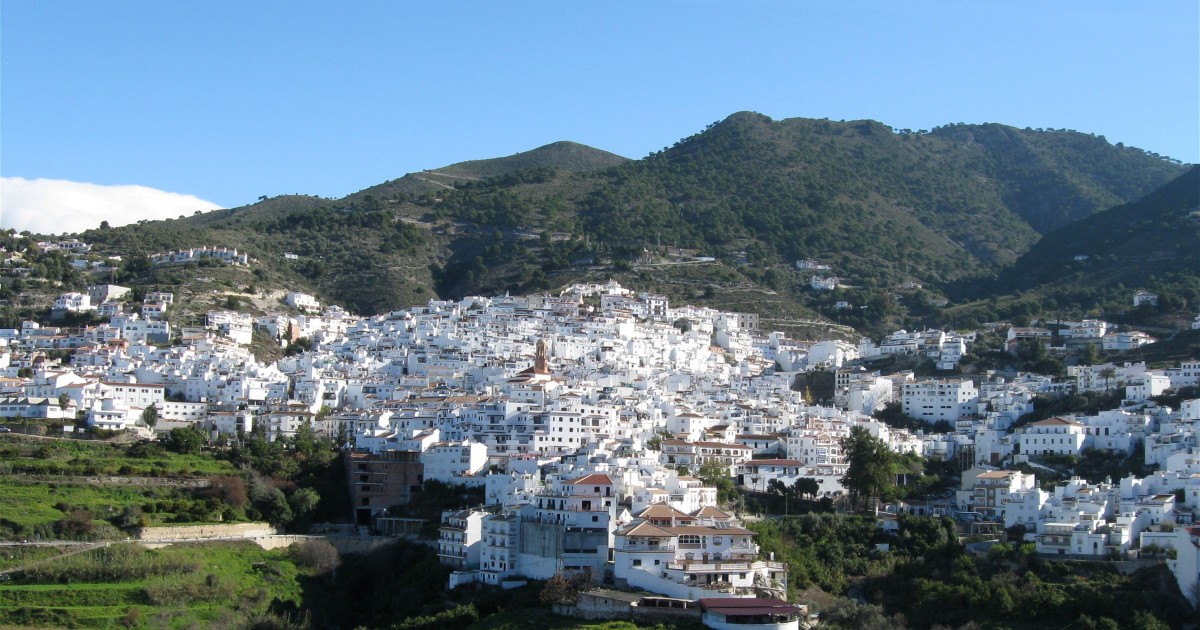 Living in Competa guide for expats 2025 — idealista/news